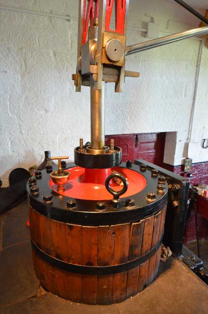 Middleton Top Winding Engine - GooseyGoo