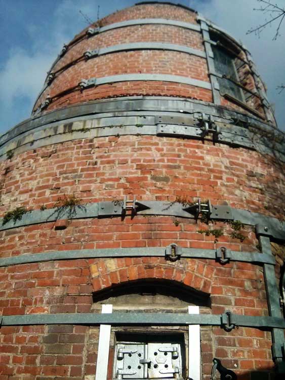Brannam's Bottle Kiln - GooseyGoo