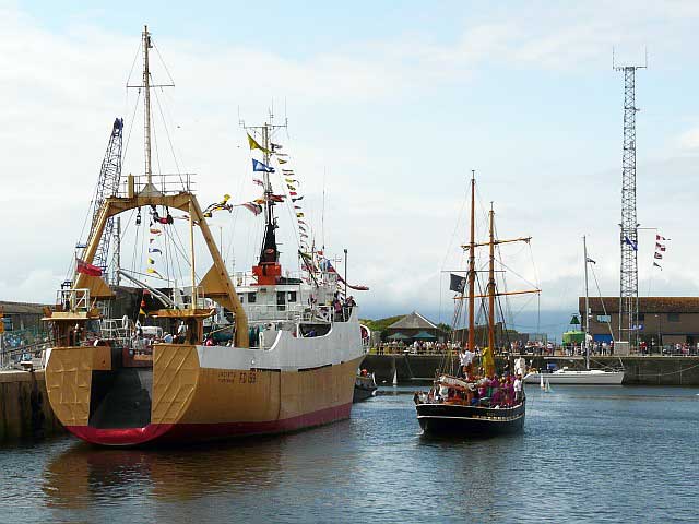 Jacinta Stern Trawler FD159 - GooseyGoo